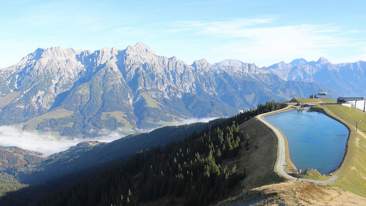Großer Asitz Gipfelkreuz - Blick in die Leoganger Steinberge - Foto ...