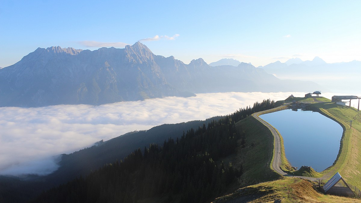 Großer Asitz Gipfelkreuz - Blick in die Leoganger Steinberge - Foto ...