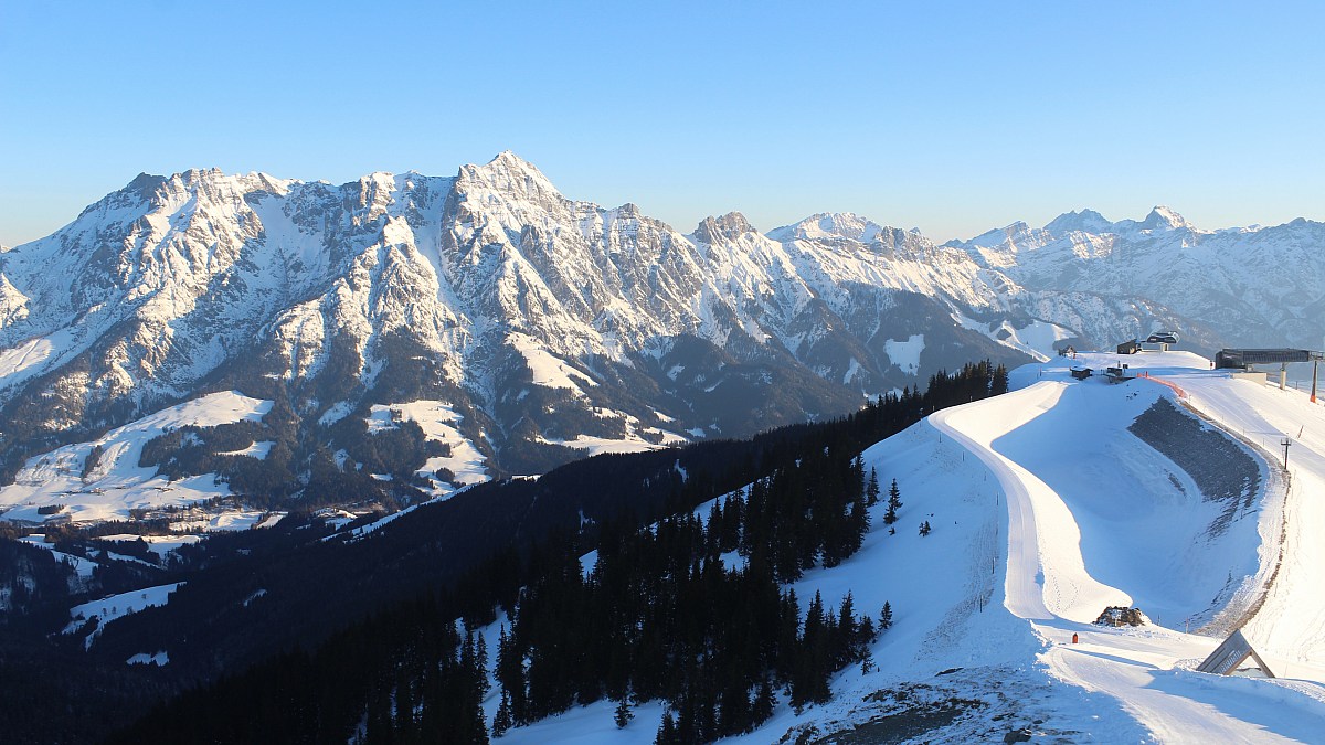 Großer Asitz Gipfelkreuz - Blick in die Leoganger Steinberge - Foto ...