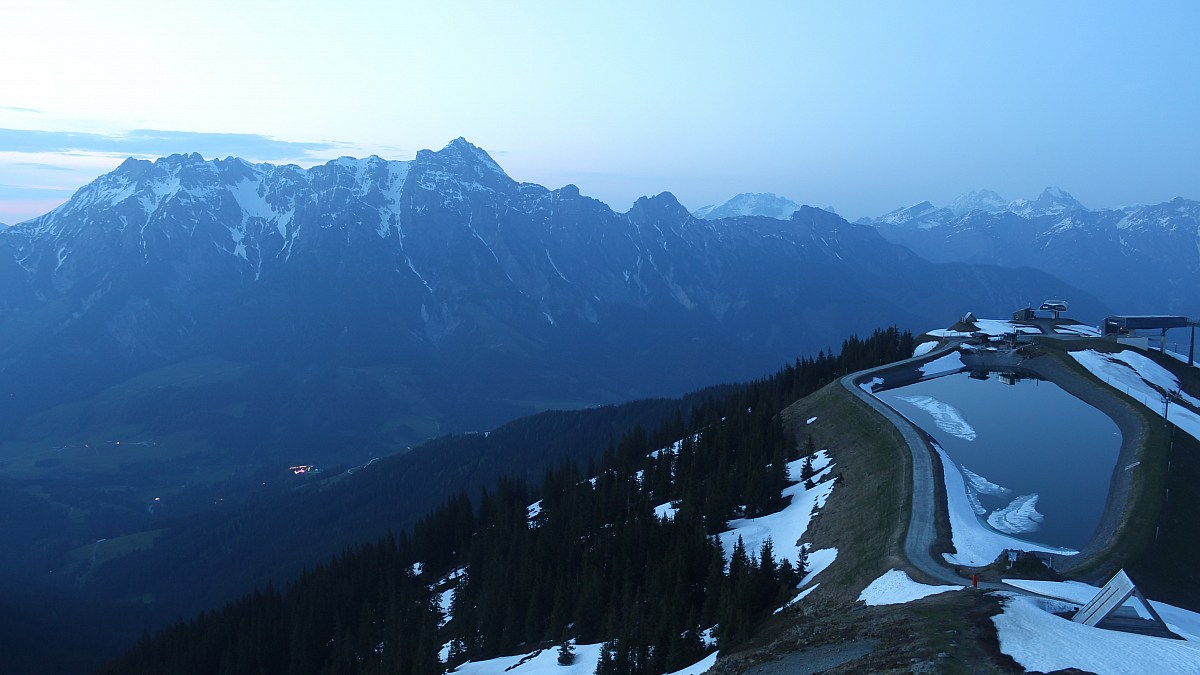 Großer Asitz Gipfelkreuz - Blick in die Leoganger Steinberge - Foto ...