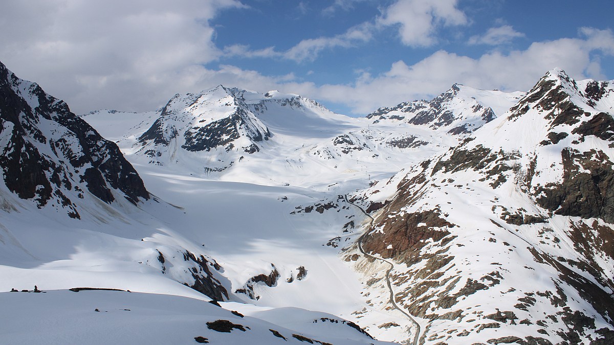 Braunschweiger Hütte - Blick zum Mittelbergferner und zur Wildspitze ...