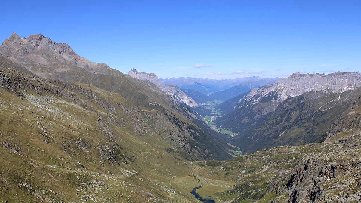 Bremer Hütte - Blick nach Osten ins Gschnitztal - Foto-Webcam.eu