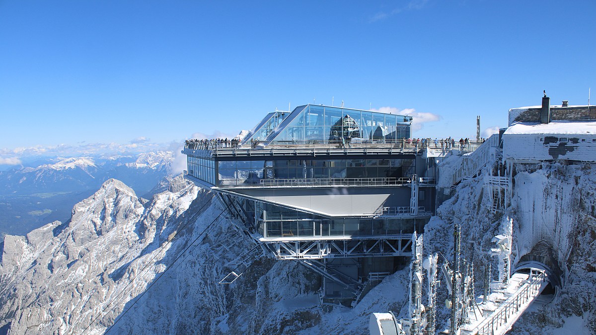Seilbahn Zugspitze - Blick zum Gipfel von Westen - Foto-Webcam.eu