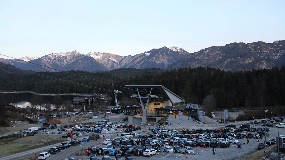 Bayerische Zugspitzbahn - Seilbahn Zugspitze - Talstation - Foto-Webcam.eu