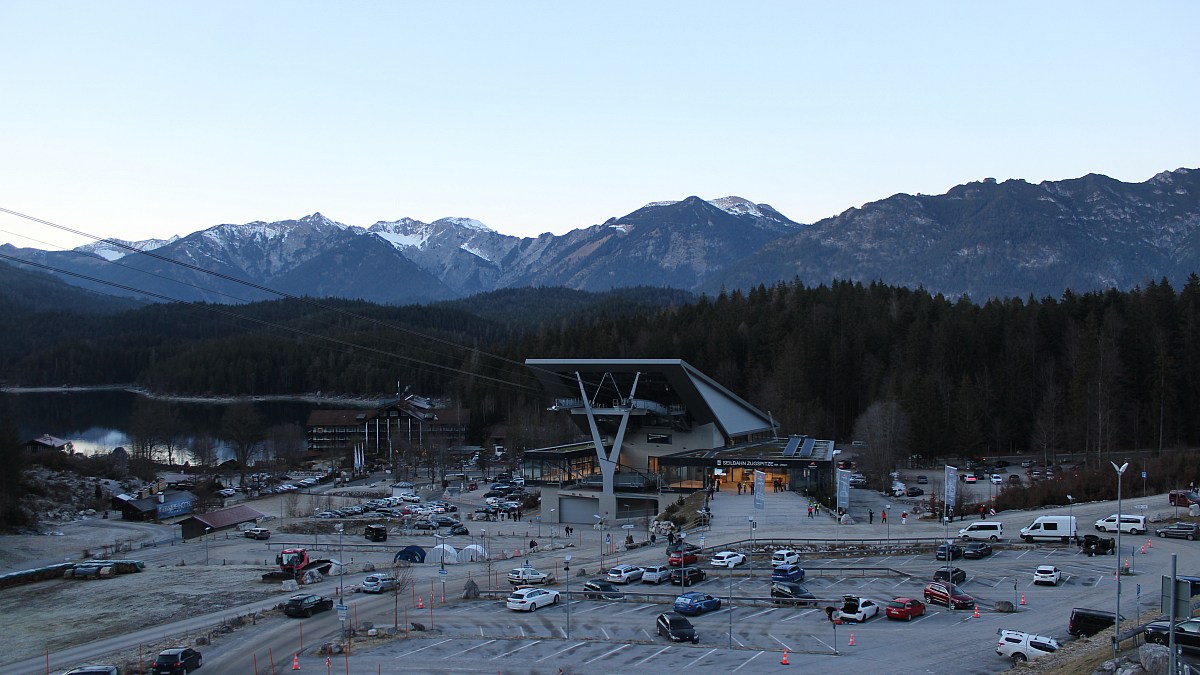 Bayerische Zugspitzbahn - Seilbahn Zugspitze - Talstation - Foto-Webcam.eu