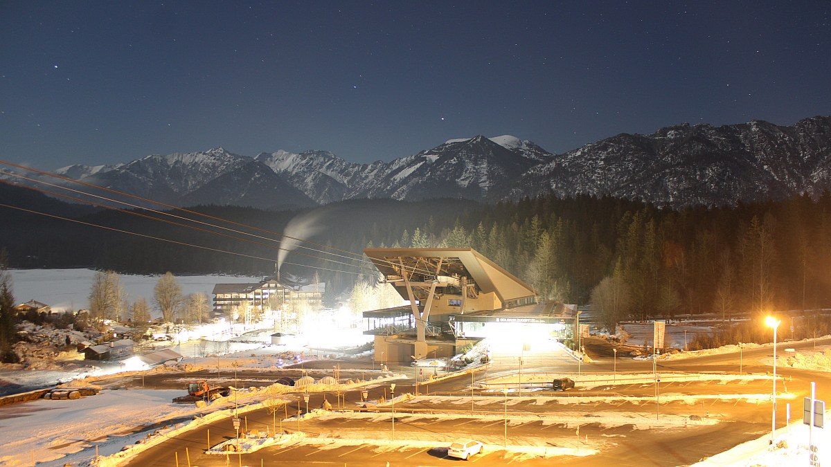 Bayerische Zugspitzbahn - Seilbahn Zugspitze - Talstation - Foto-Webcam.eu