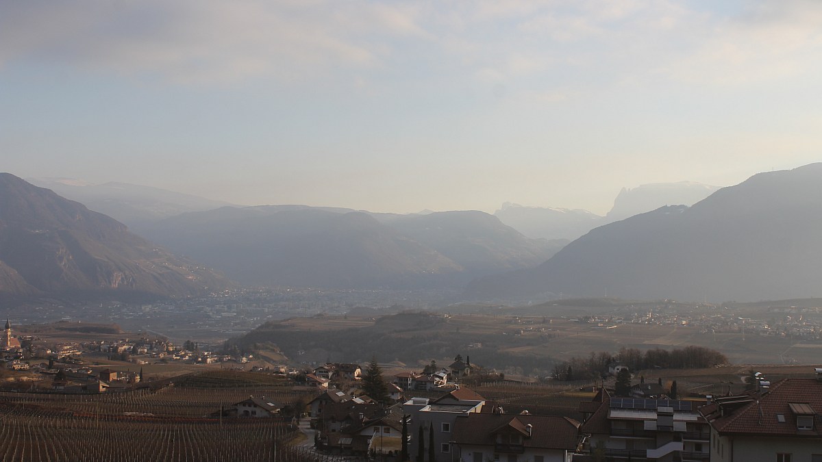 Gasthof Steinegger - Eppan Berg - Blick nach Osten - Foto-Webcam.eu
