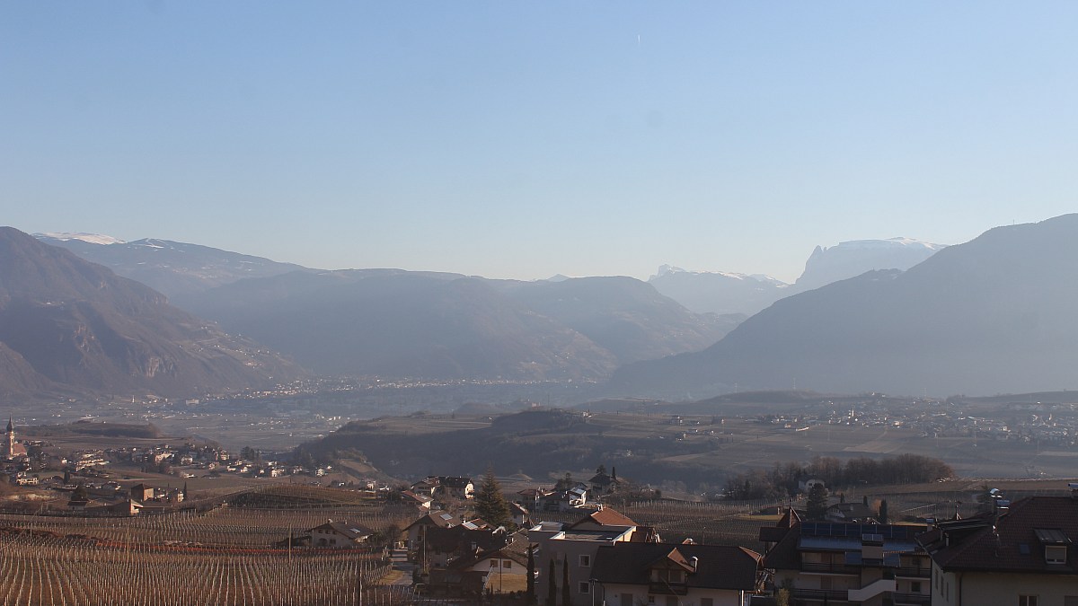 Gasthof Steinegger - Eppan Berg - Blick nach Osten - Foto-Webcam.eu