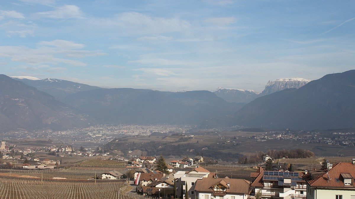 Gasthof Steinegger - Eppan Berg - Blick nach Osten - Foto-Webcam.eu