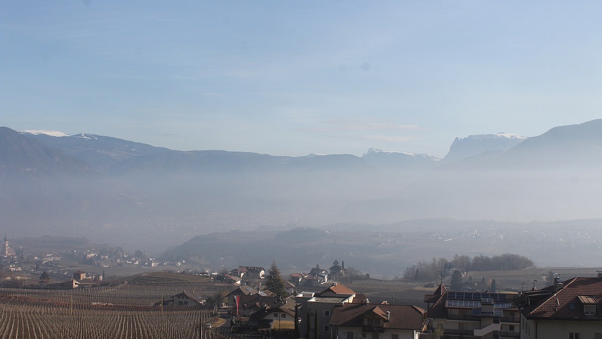 Gasthof Steinegger - Eppan Berg - Blick nach Osten - Foto-Webcam.eu