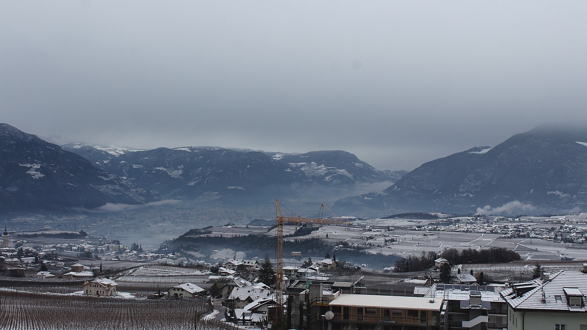 Gasthof Steinegger - Eppan Berg - Blick nach Osten - Foto-Webcam.eu