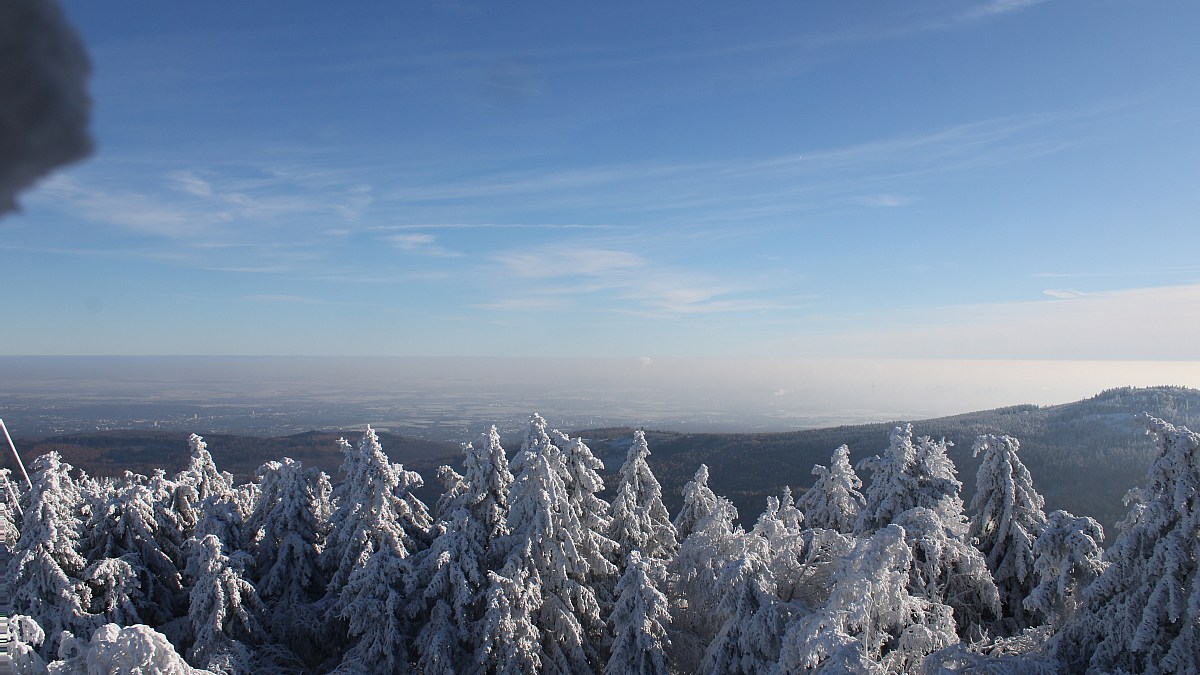 Großer Feldberg im Taunus - Blick über Frankfurt nach Südosten - Foto ...