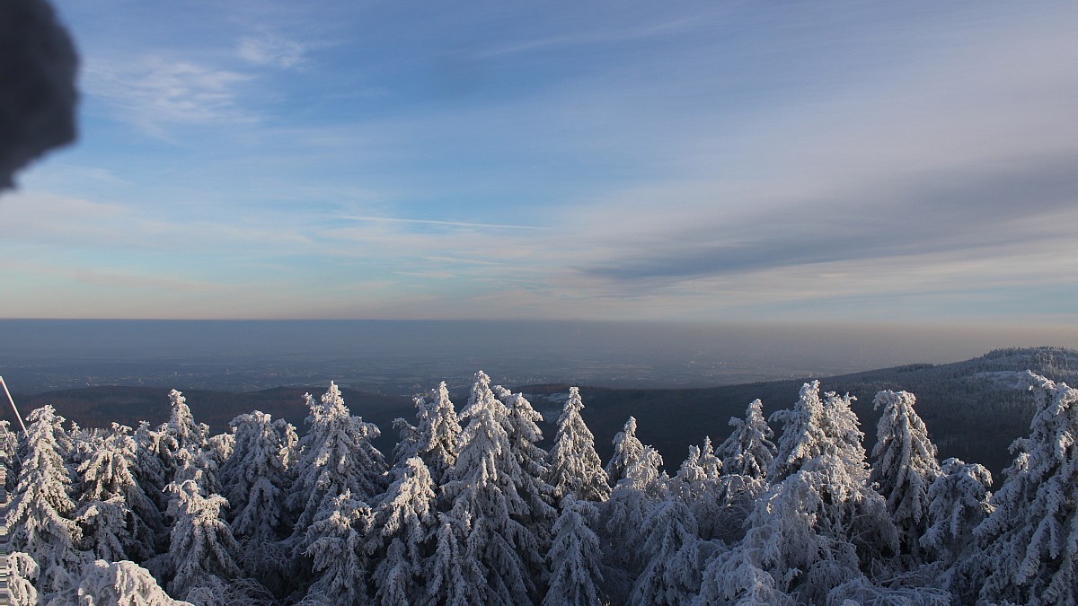 Großer Feldberg im Taunus - Blick über Frankfurt nach Südosten - Foto ...