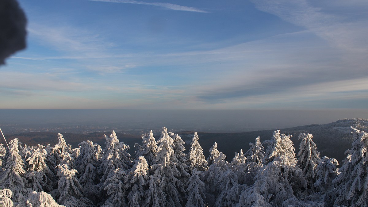 Großer Feldberg im Taunus - Blick über Frankfurt nach Südosten - Foto ...