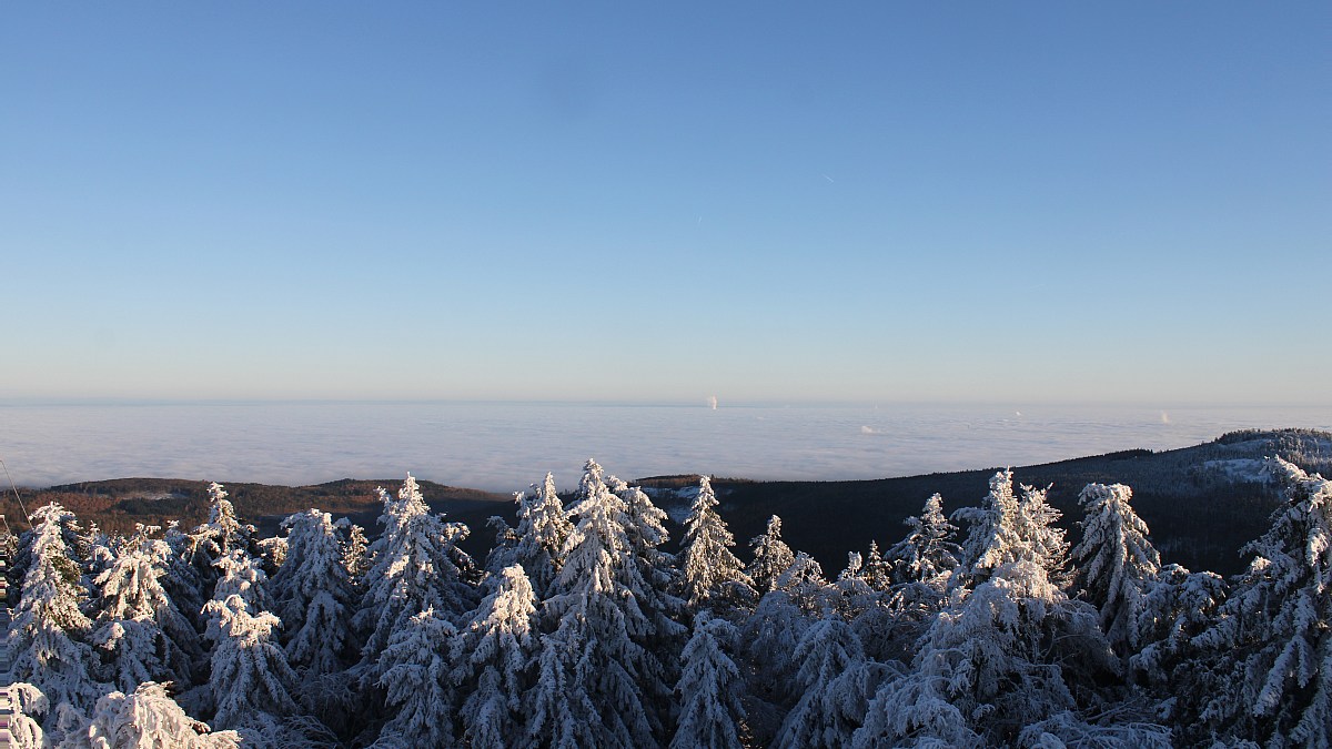 Großer Feldberg im Taunus - Blick über Frankfurt nach Südosten - Foto ...