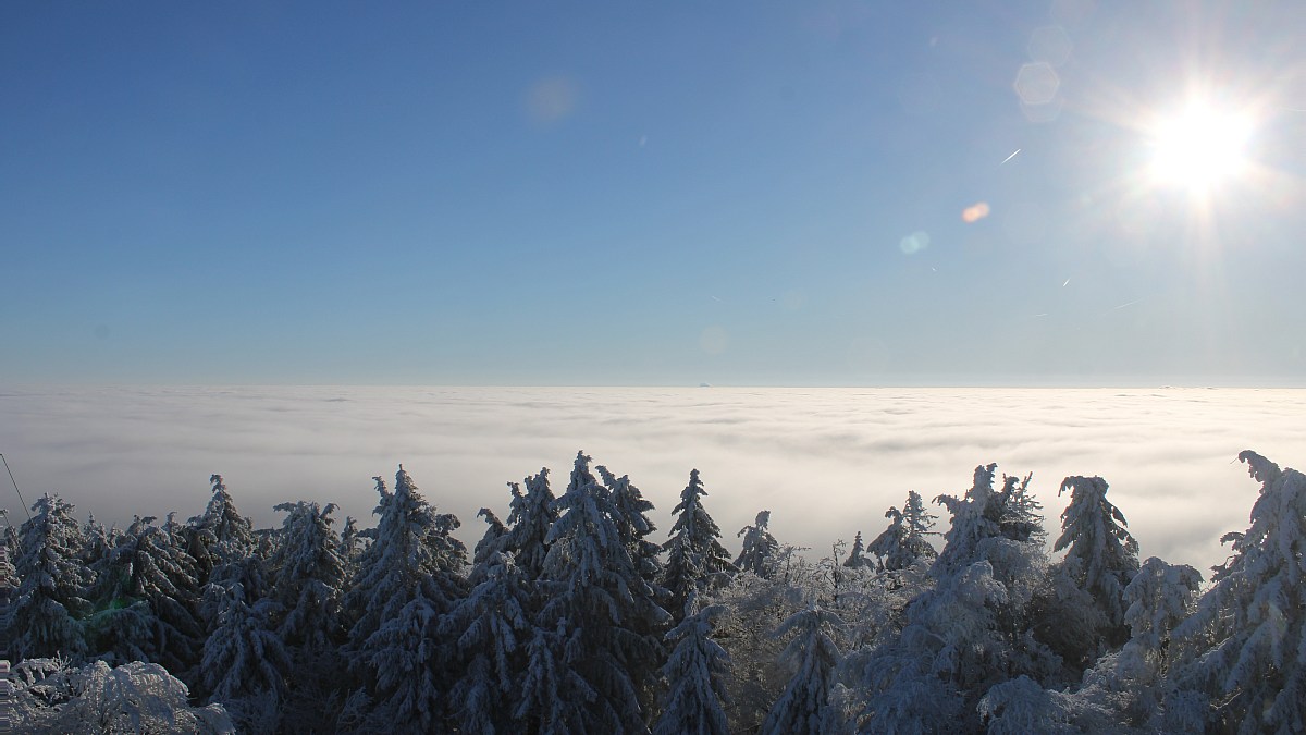 Großer Feldberg im Taunus - Blick über Frankfurt nach Südosten - Foto ...