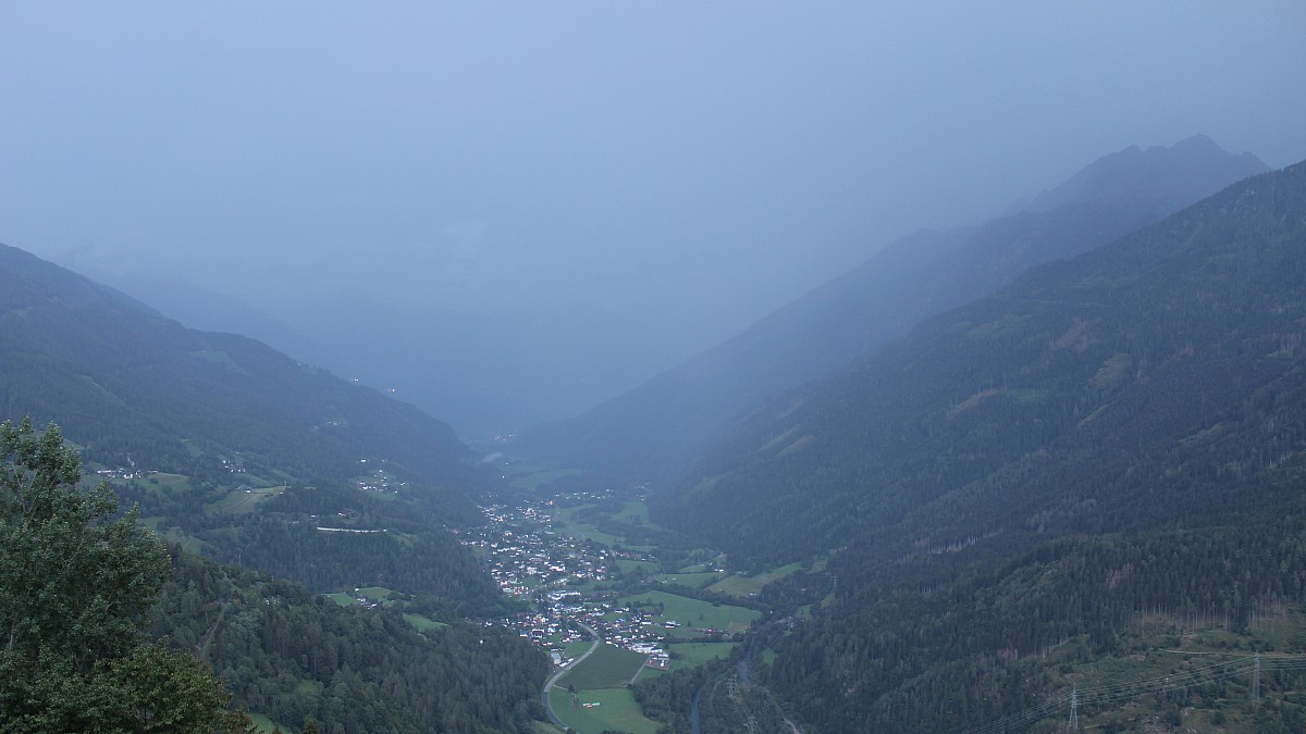 Flattach / Grafenberg - Blick zum Appartementhaus Lercher - Foto-Webcam.eu