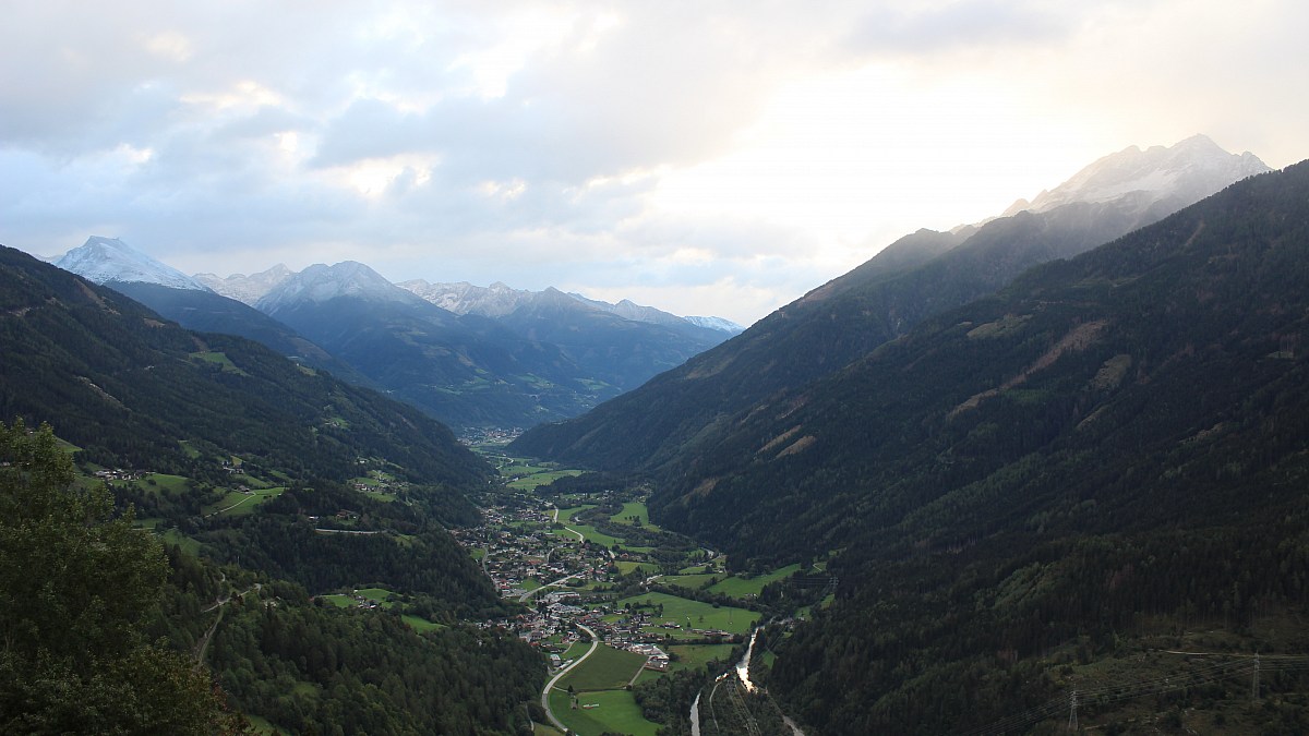 Flattach / Grafenberg - Blick zum Appartementhaus Lercher - Foto-Webcam.eu