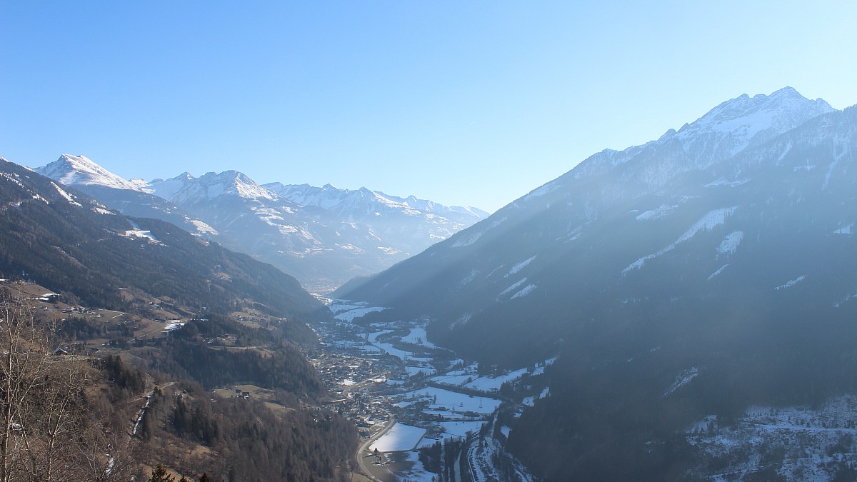 Flattach / Grafenberg - Blick zum Appartementhaus Lercher - Foto-Webcam.eu