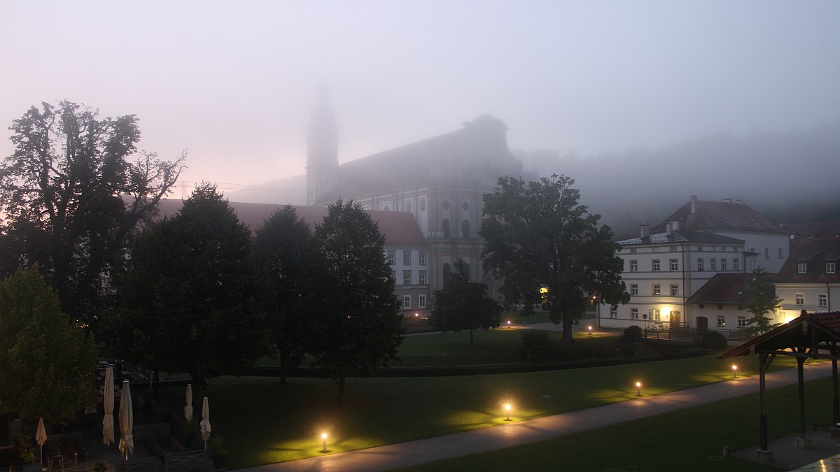 Veranstaltungsforum Fürstenfeld - Blick zur Klosterkirche - Foto-Webcam.eu