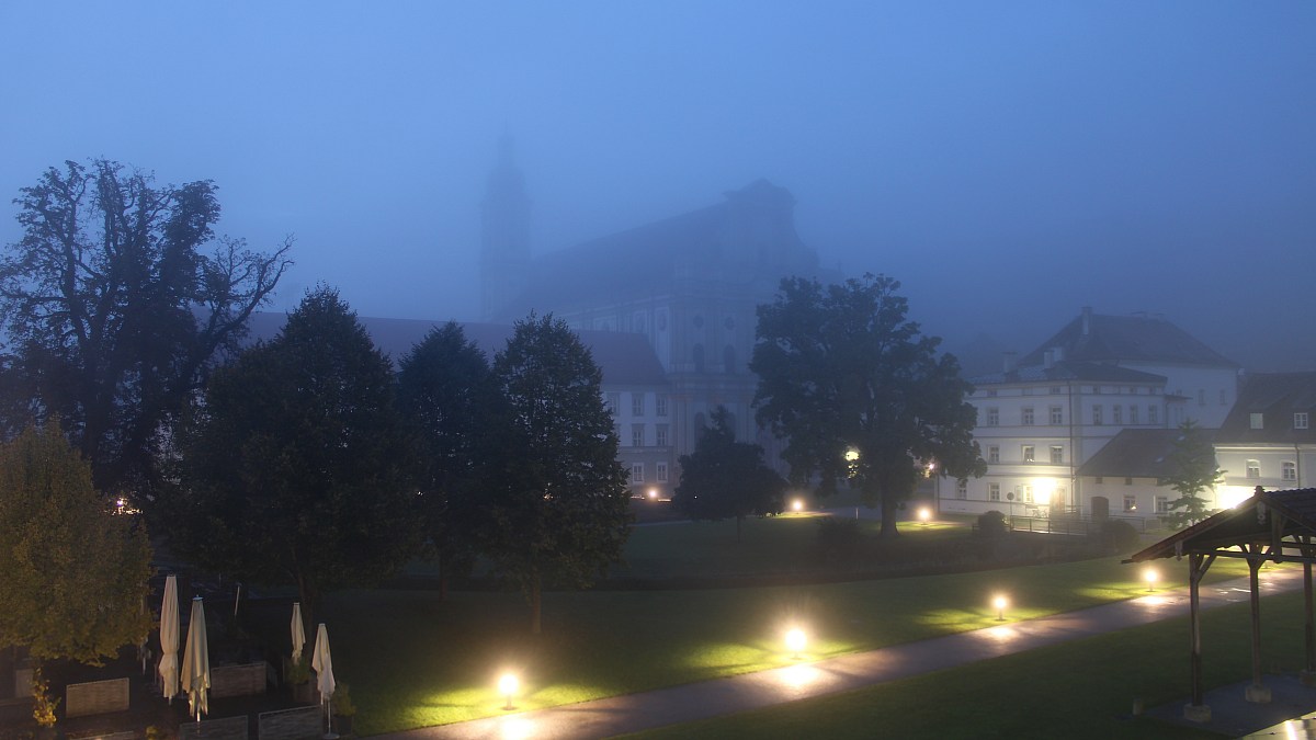 Veranstaltungsforum Fürstenfeld - Blick zur Klosterkirche - Foto-Webcam.eu