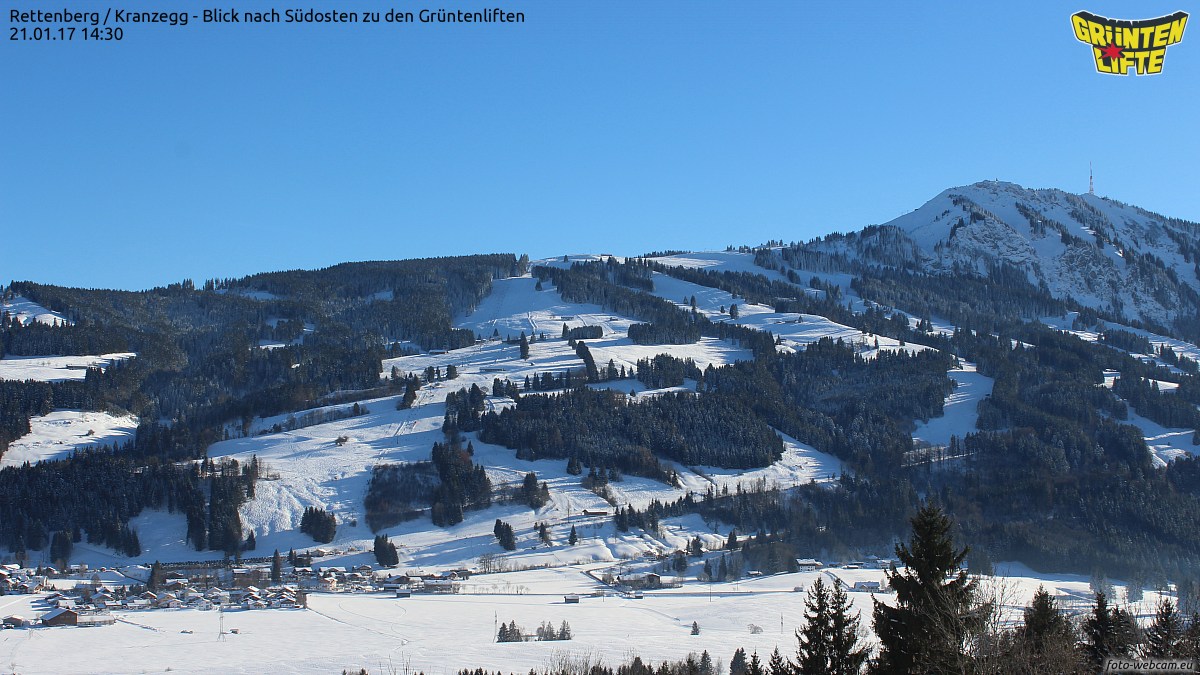 Rettenberg / Kranzegg - Blick nach Südosten zu den Grüntenliften - Foto ...