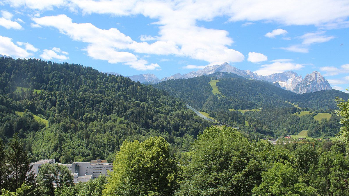 Gsteig - Blick zur Zugspitze - Foto-Webcam.eu