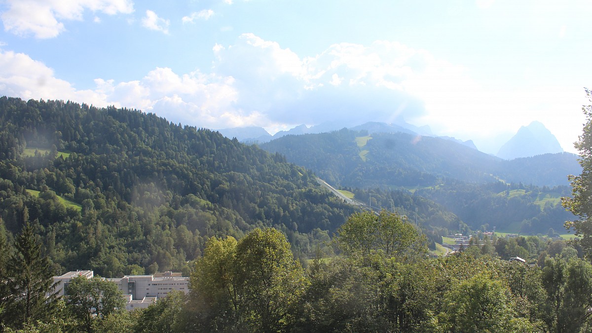 Gsteig - Blick zur Zugspitze - Foto-Webcam.eu