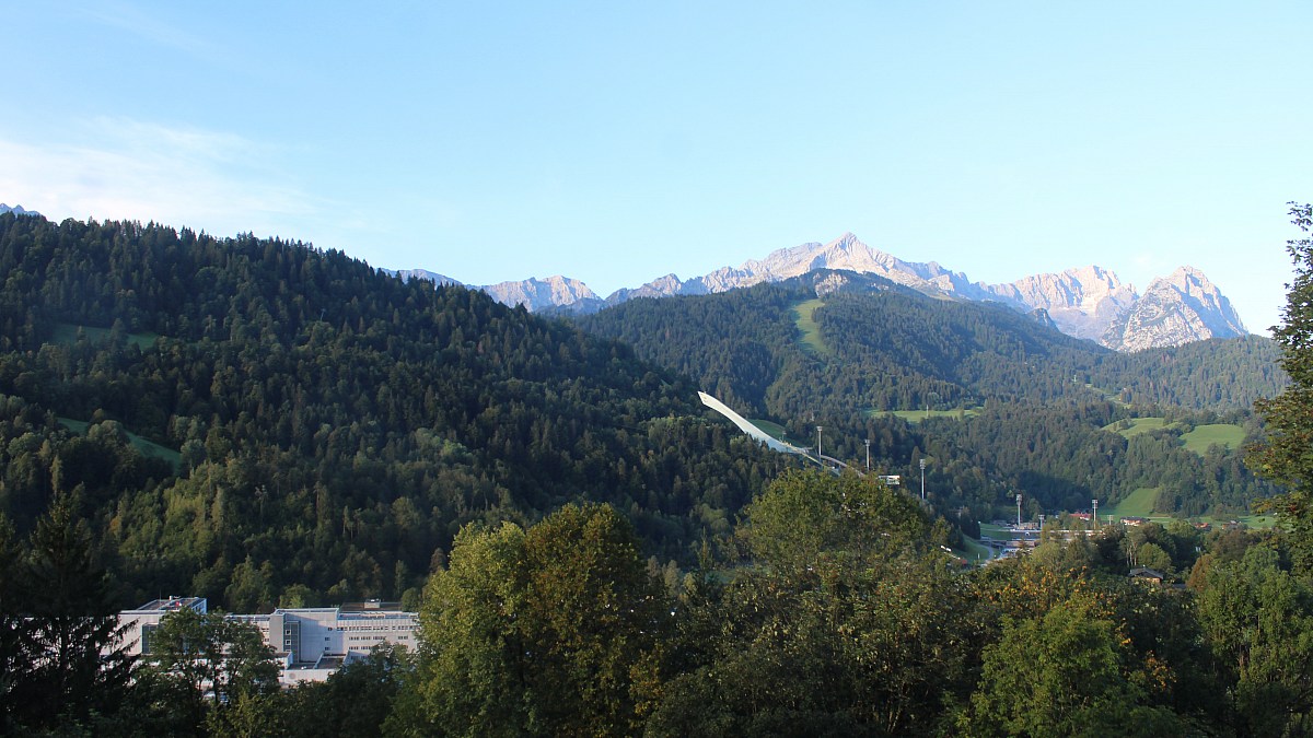 Gsteig - Blick zur Zugspitze - Foto-Webcam.eu