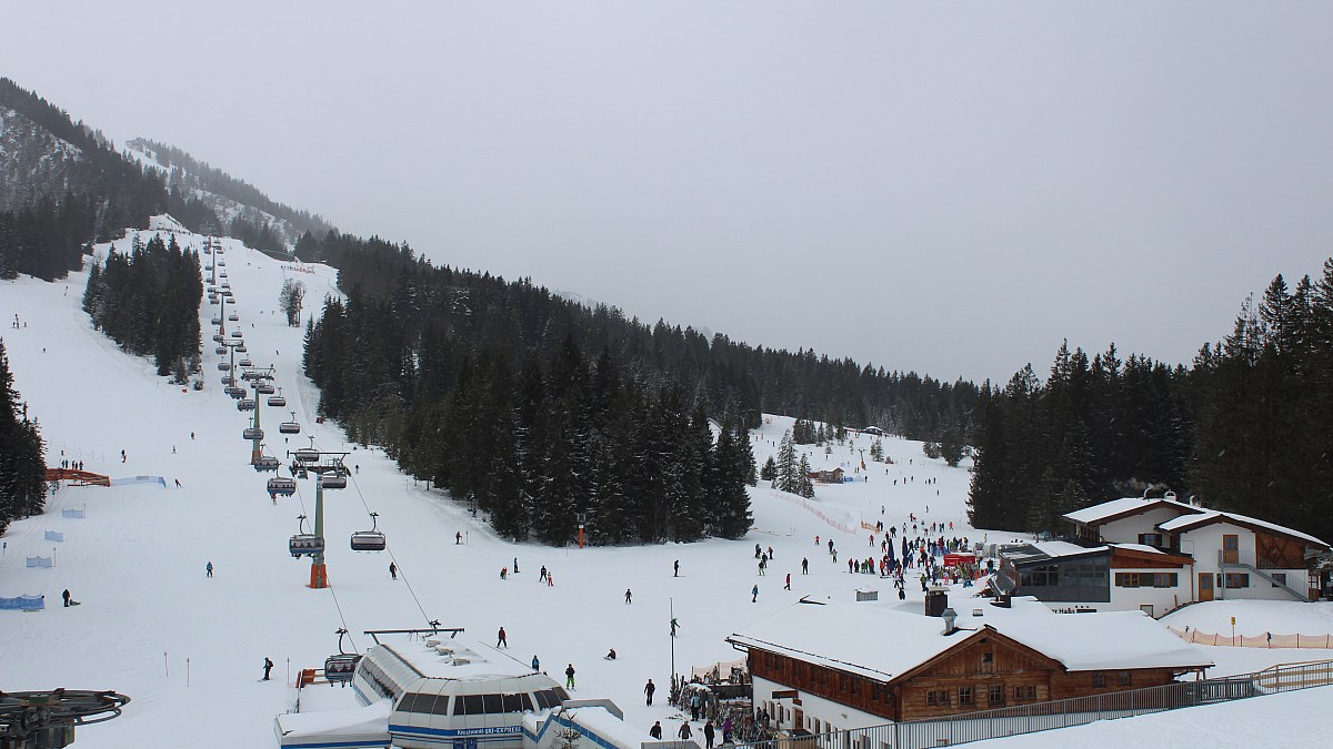 Hausberg - Garmisch-Classic - Blick nach Südwesten - Foto-Webcam.eu