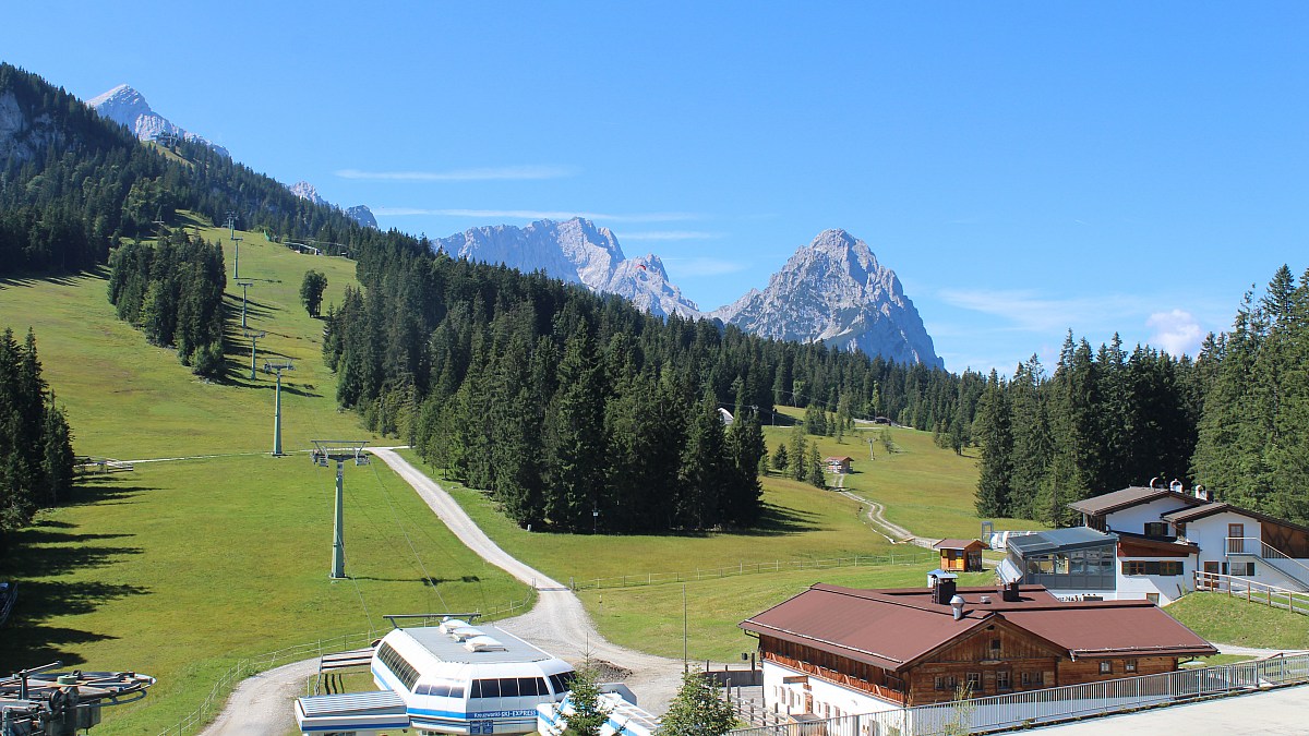 Hausberg - Garmisch-Classic - Blick nach Südwesten - Foto-Webcam.eu