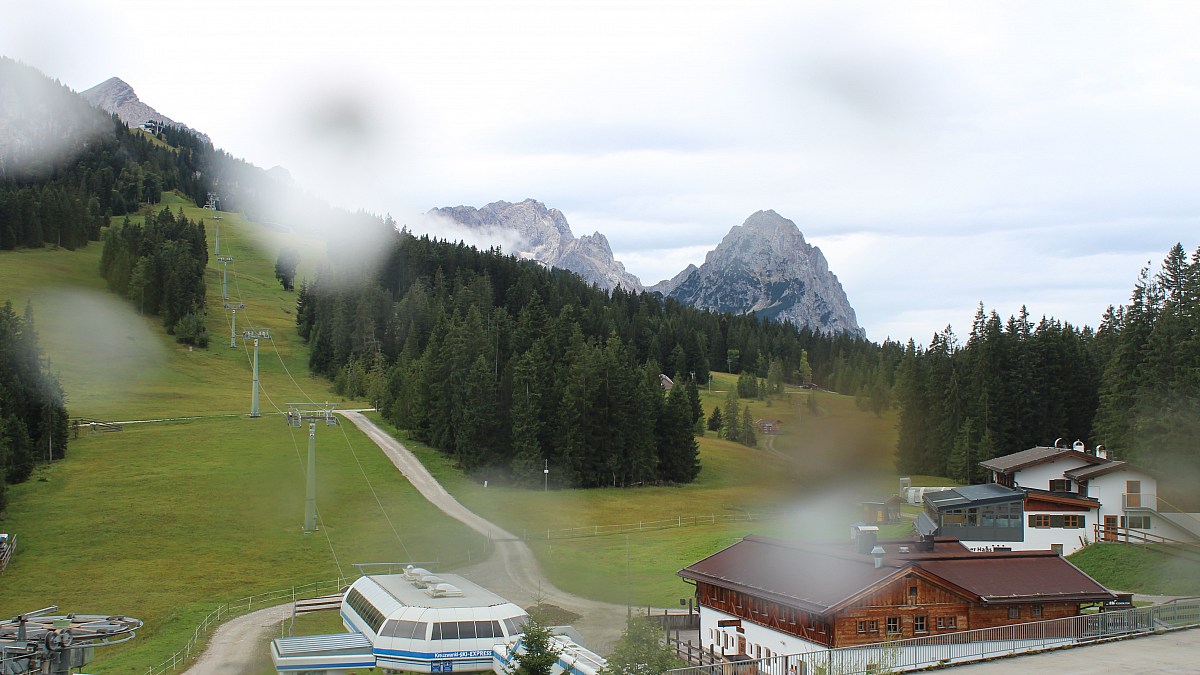 Hausberg - Garmisch-Classic - Blick nach Südwesten - Foto-Webcam.eu