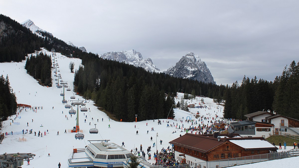 Hausberg - Garmisch-Classic - Blick nach Südwesten - Foto-Webcam.eu