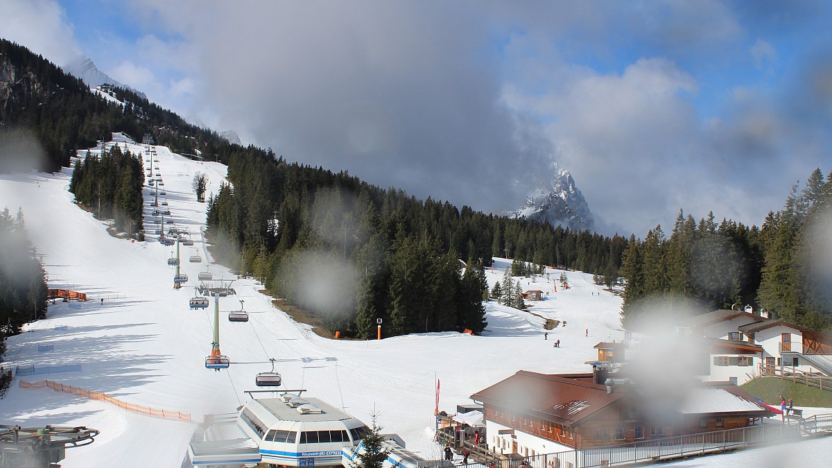 Hausberg - Garmisch-Classic - Blick nach Südwesten - Foto-Webcam.eu