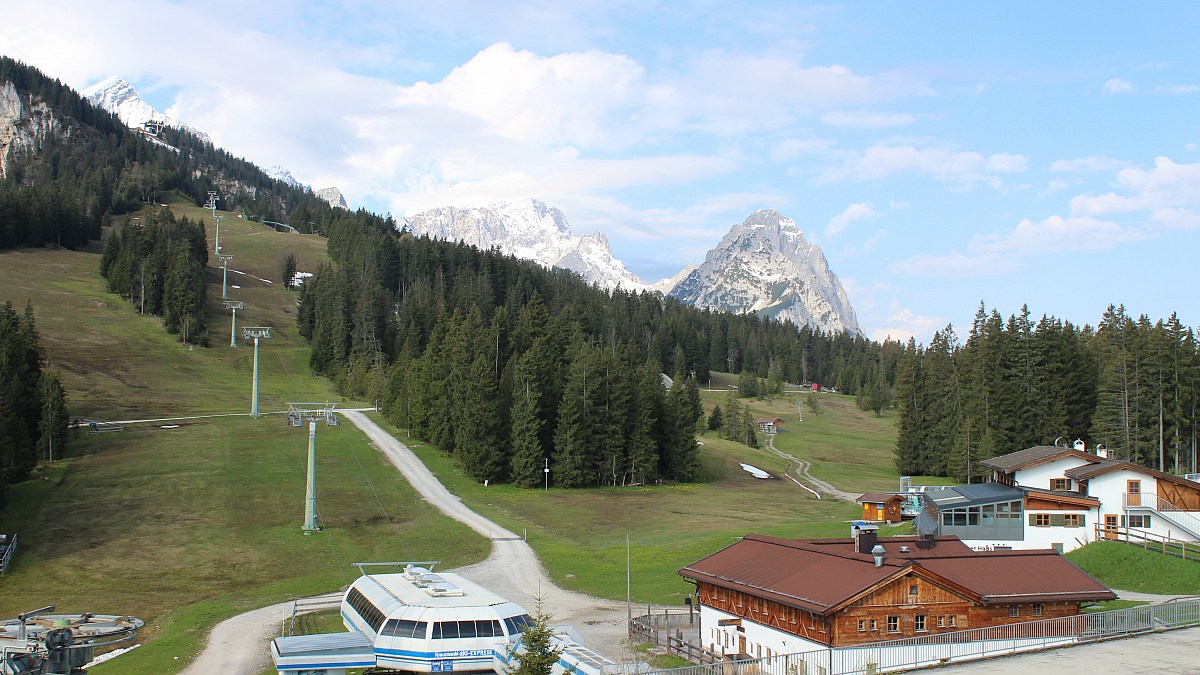 Hausberg - Garmisch-Classic - Blick nach Südwesten - Foto-Webcam.eu