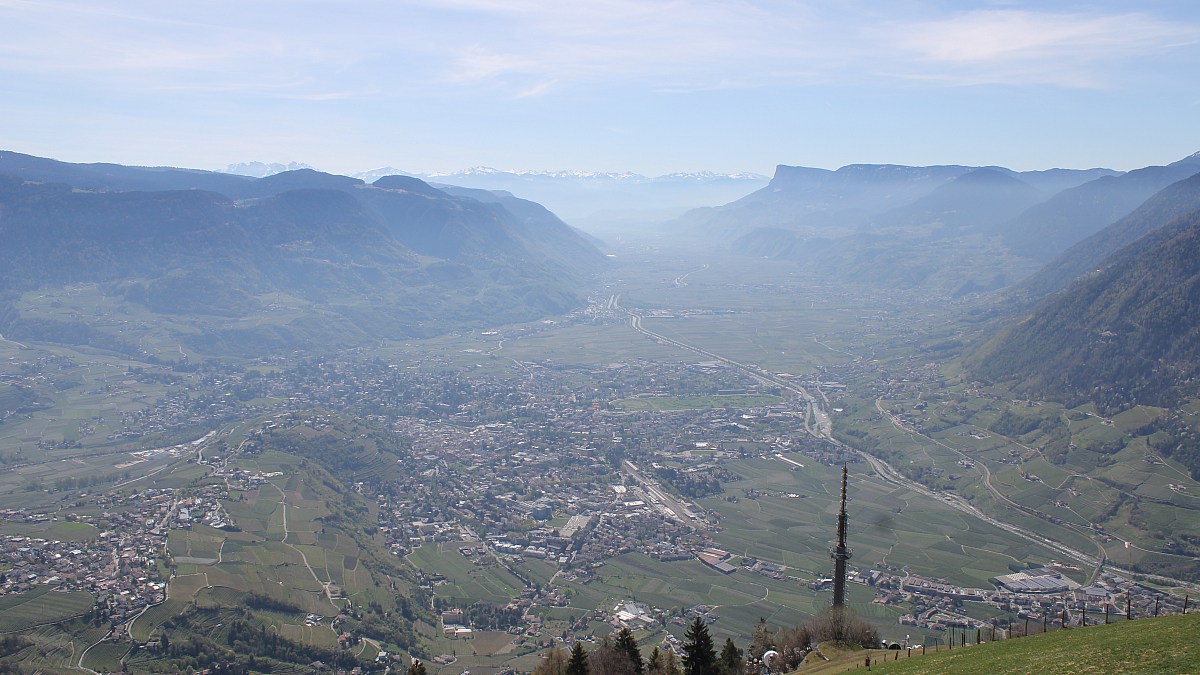 Berggasthaus Hochmuth - Dorf Tirol / Meran - Blick nach Südosten - Foto ...