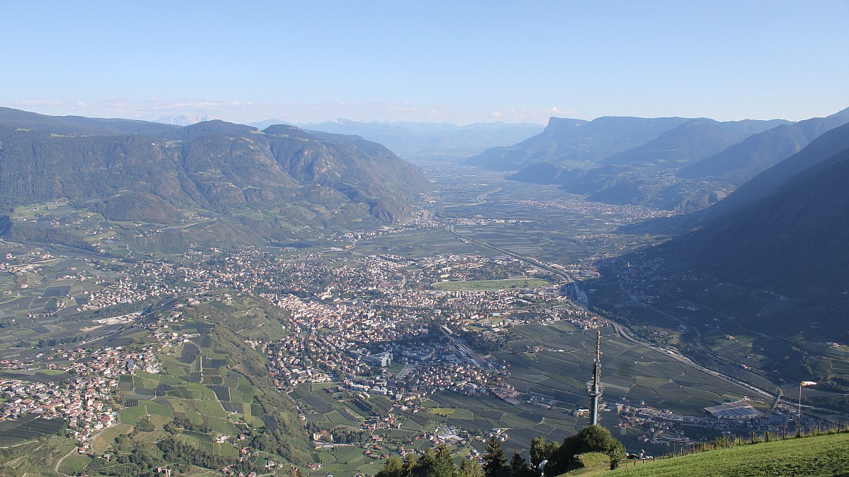 Berggasthaus Hochmuth - Dorf Tirol / Meran - Blick nach Südosten - Foto ...