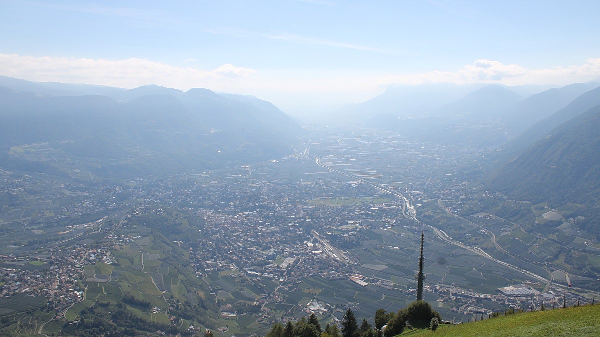 Berggasthaus Hochmuth - Dorf Tirol / Meran - Blick nach Südosten - Foto ...