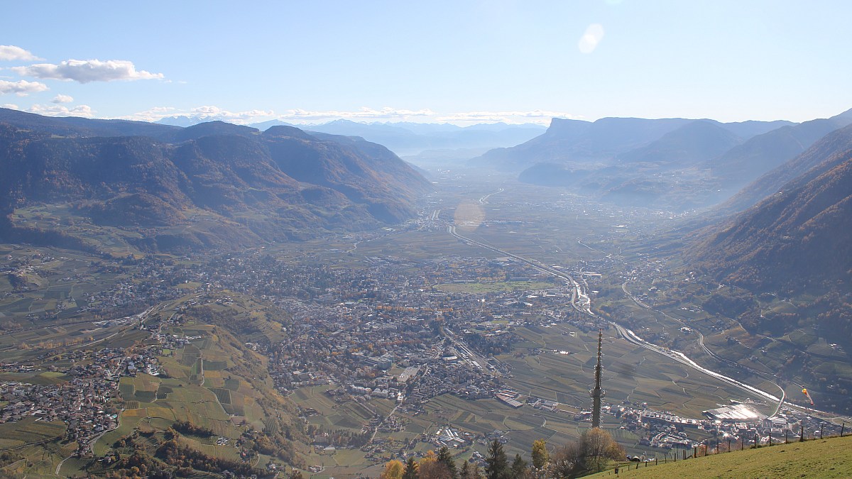 Berggasthaus Hochmuth - Dorf Tirol / Meran - Blick nach Südosten - Foto ...