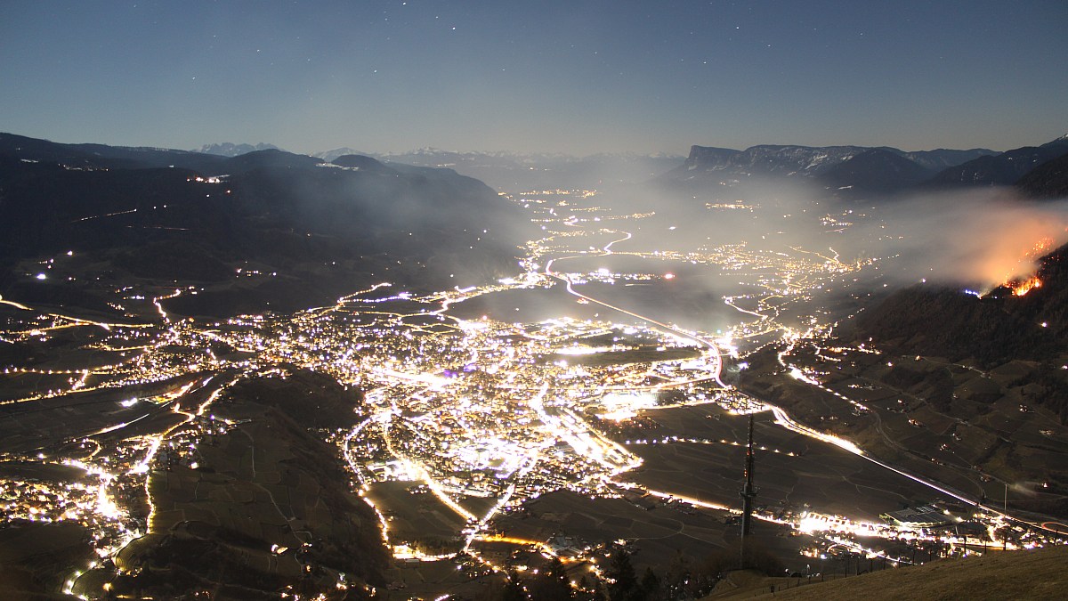 Berggasthaus Hochmuth - Dorf Tirol / Meran - Blick nach Südosten - Foto ...