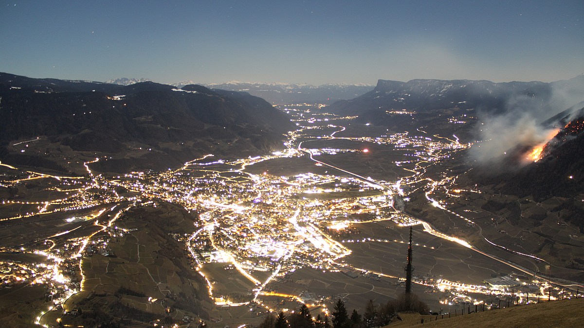 Berggasthaus Hochmuth - Dorf Tirol / Meran - Blick nach Südosten - Foto ...