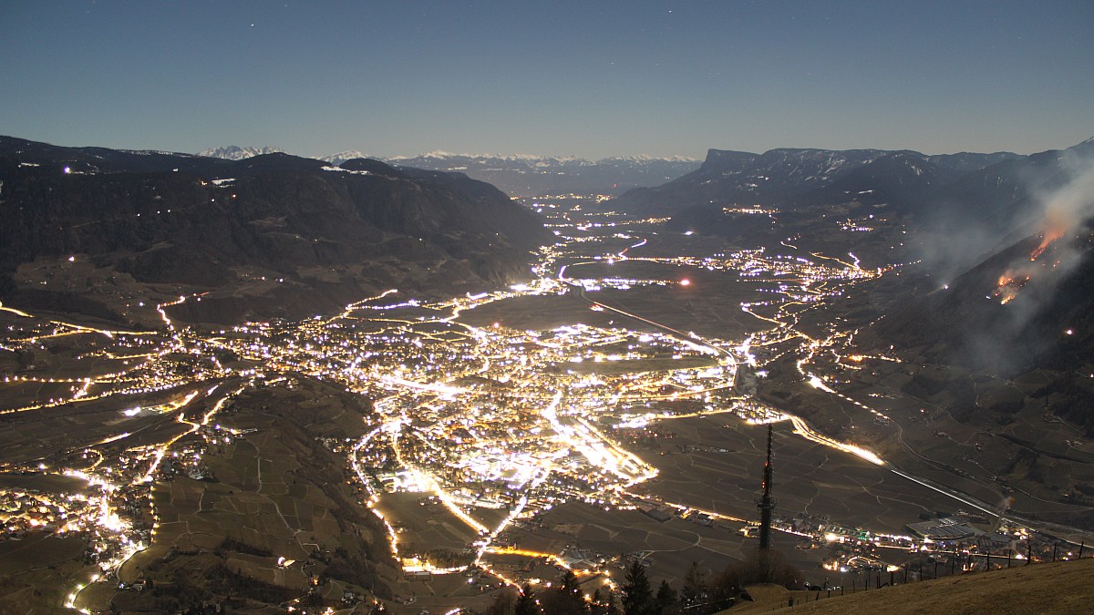 Berggasthaus Hochmuth - Dorf Tirol / Meran - Blick nach Südosten - Foto ...