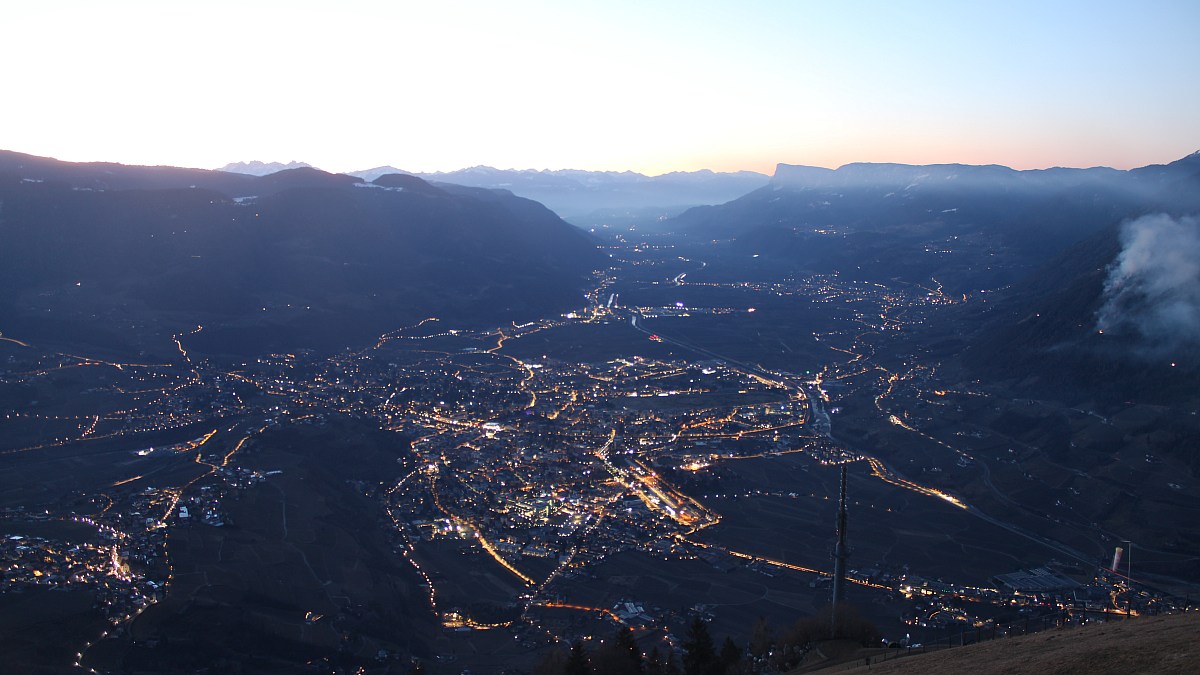 Berggasthaus Hochmuth - Dorf Tirol / Meran - Blick nach Südosten - Foto ...