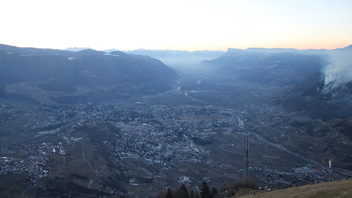 Berggasthaus Hochmuth - Dorf Tirol / Meran - Blick nach Südosten - Foto ...