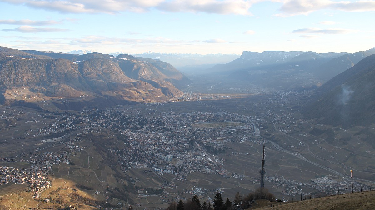 Berggasthaus Hochmuth - Dorf Tirol / Meran - Blick nach Südosten - Foto ...