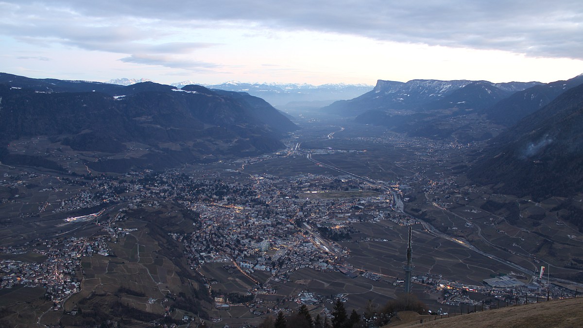 Berggasthaus Hochmuth - Dorf Tirol / Meran - Blick nach Südosten - Foto ...