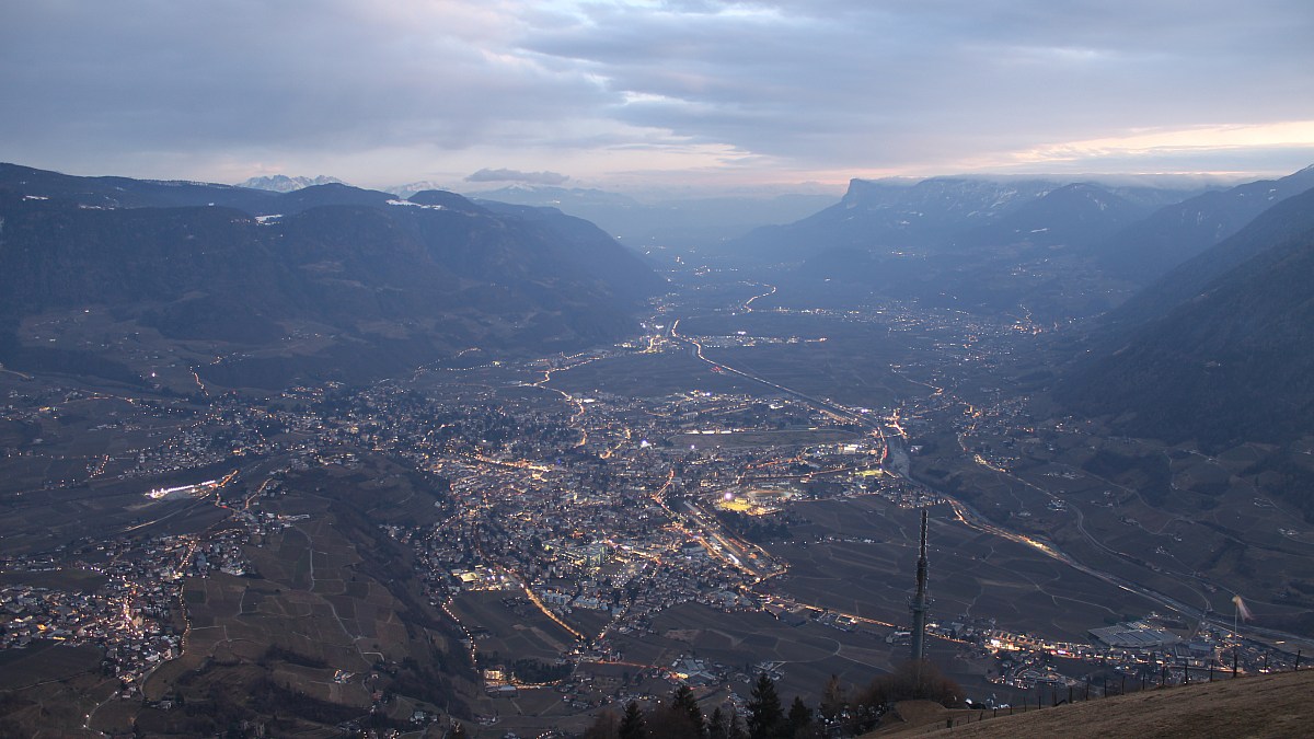 Berggasthaus Hochmuth - Dorf Tirol / Meran - Blick nach Südosten - Foto ...