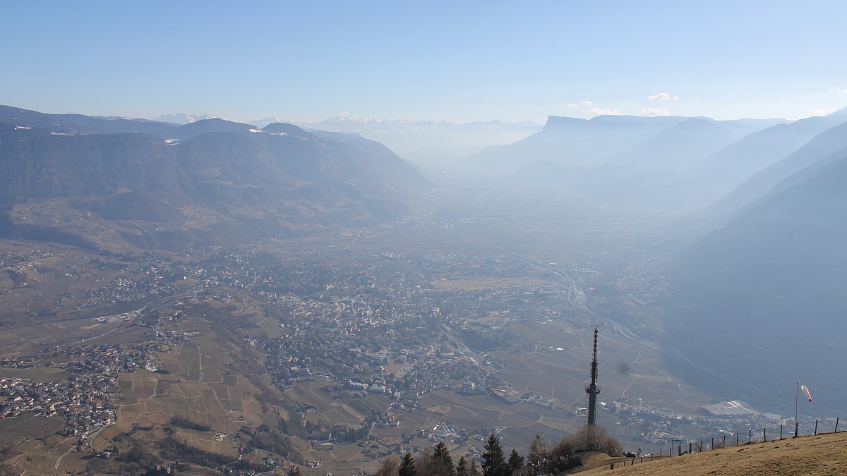 Berggasthaus Hochmuth - Dorf Tirol / Meran - Blick nach Südosten - Foto ...