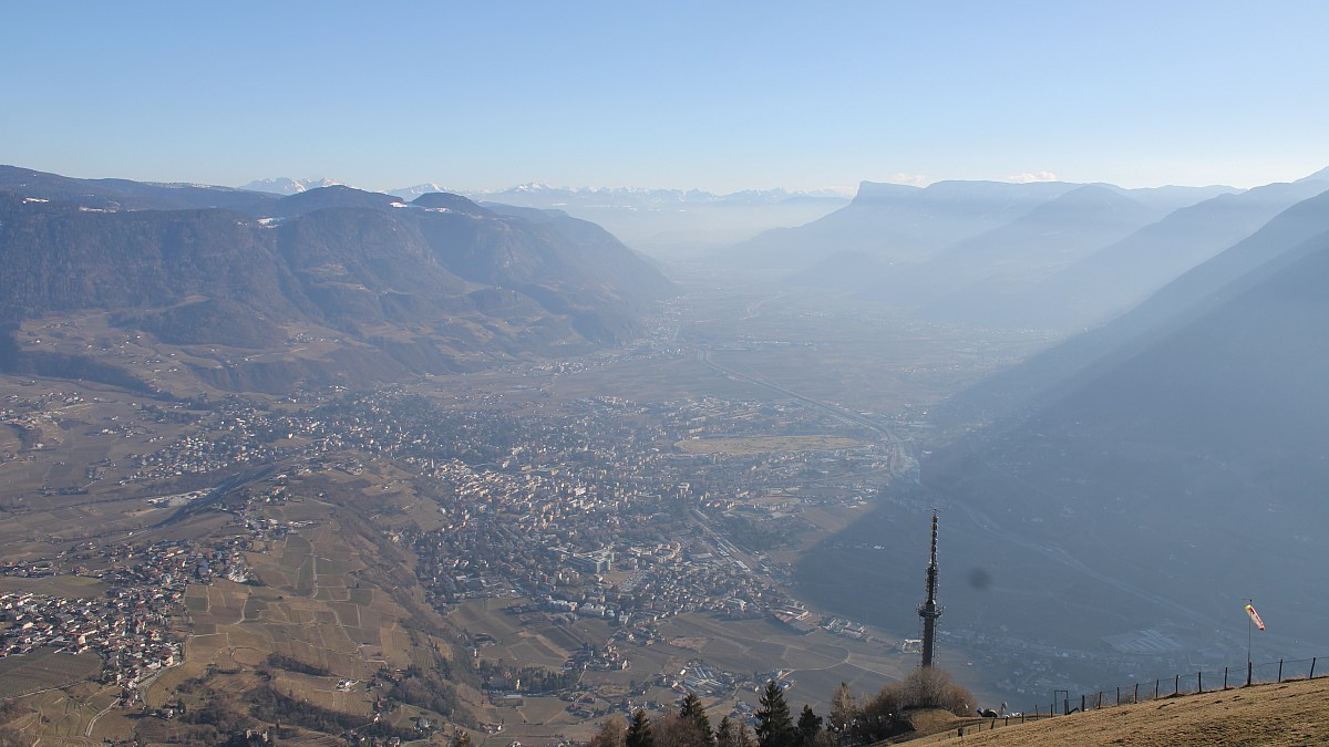 Berggasthaus Hochmuth - Dorf Tirol / Meran - Blick nach Südosten - Foto ...