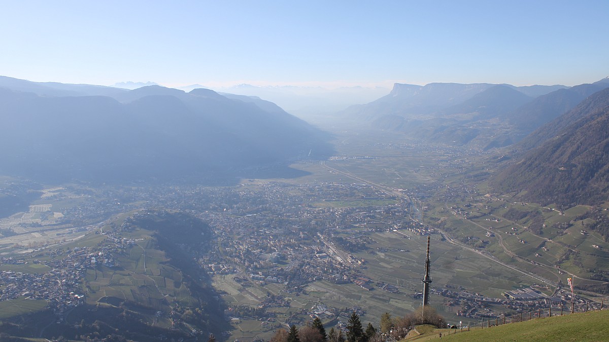 Berggasthaus Hochmuth - Dorf Tirol / Meran - Blick nach Südosten - Foto ...